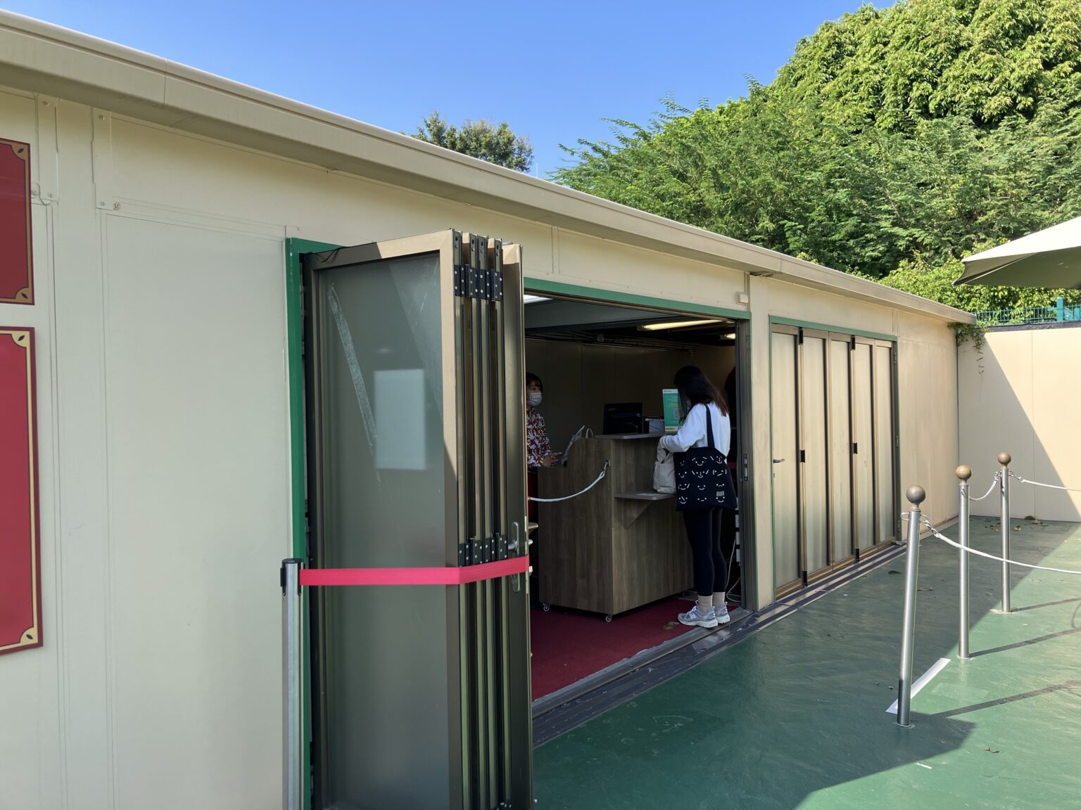 【Hong Kong Disneyland】Lockers and Baggage Storage - 香港ゆるり生活〜るんるん子育て日記〜